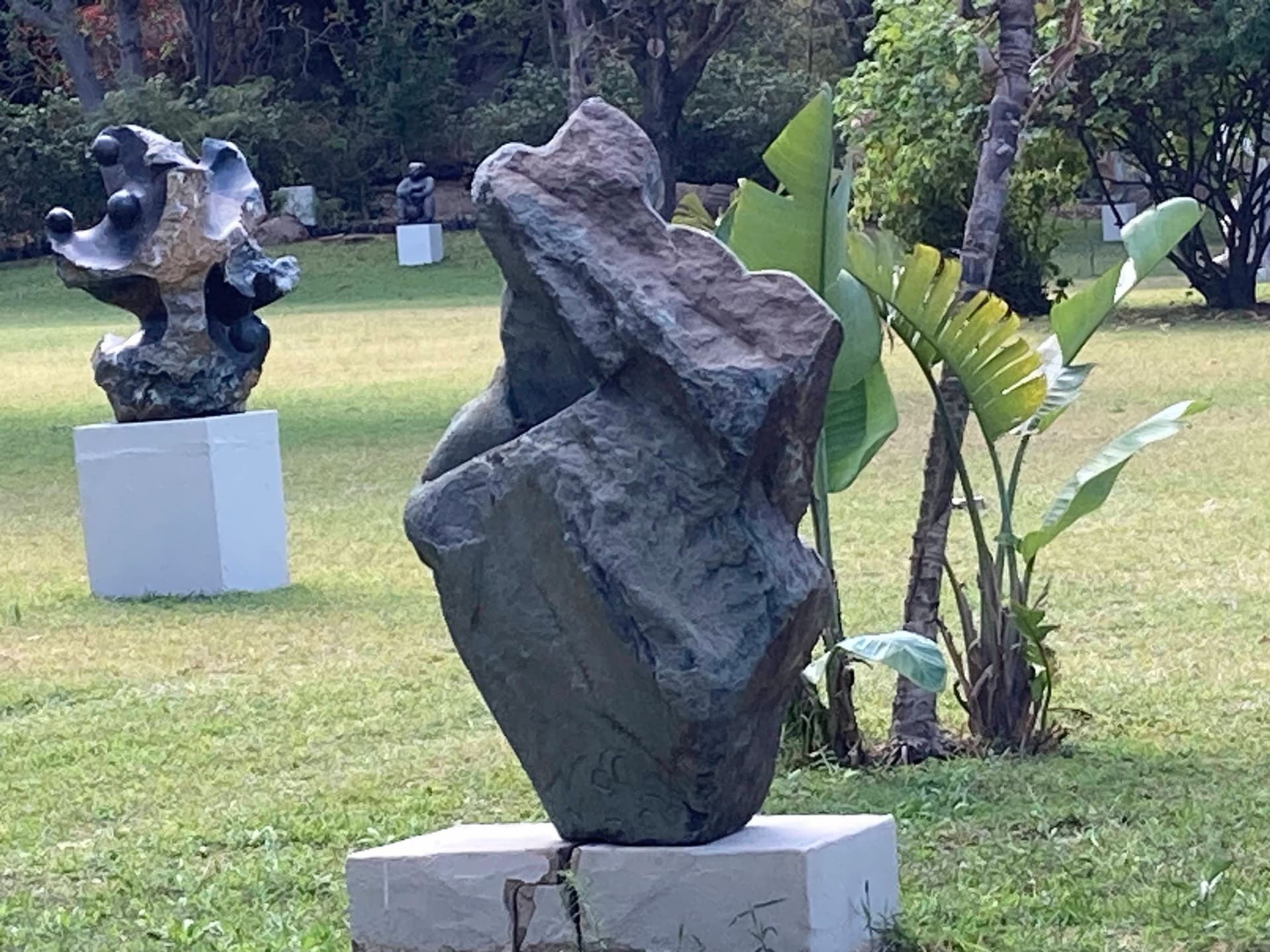 Zimbabwe's stone sculptors struggle to keep carving - The World from PRX